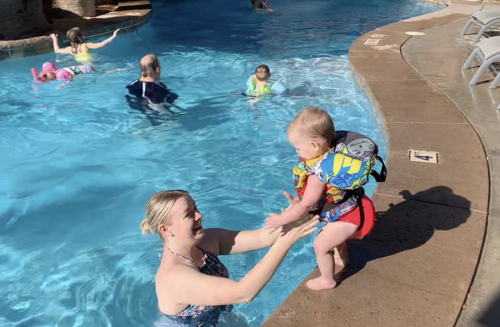 Extended Family Vacation Tips and Tricks - Playdatebox