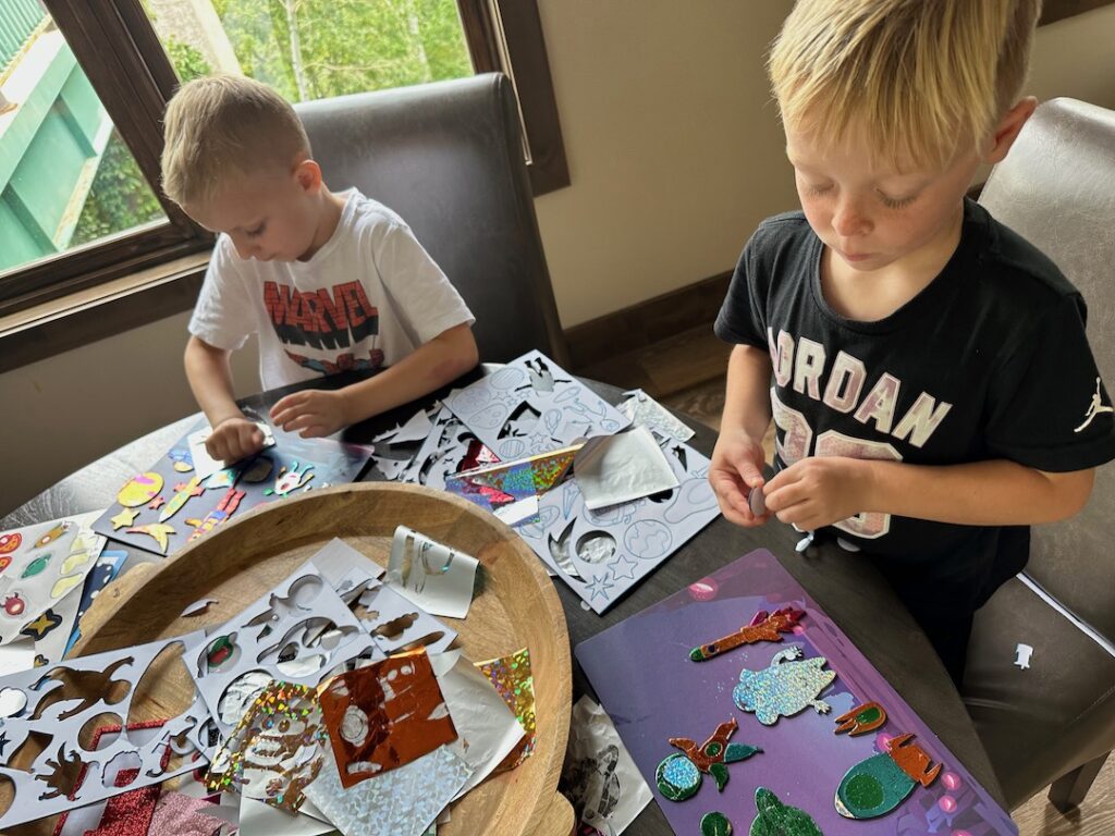 Favorite No-Mess and Low-Mess Craft Projects for Grandkids - Playdatebox