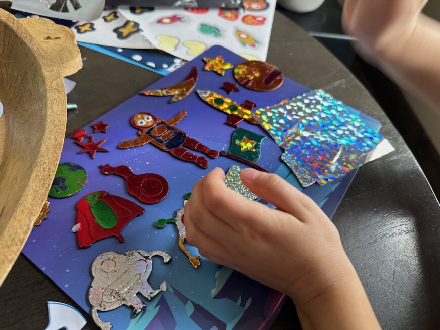 Favorite No-Mess and Low-Mess Craft Projects for Grandkids - Playdatebox